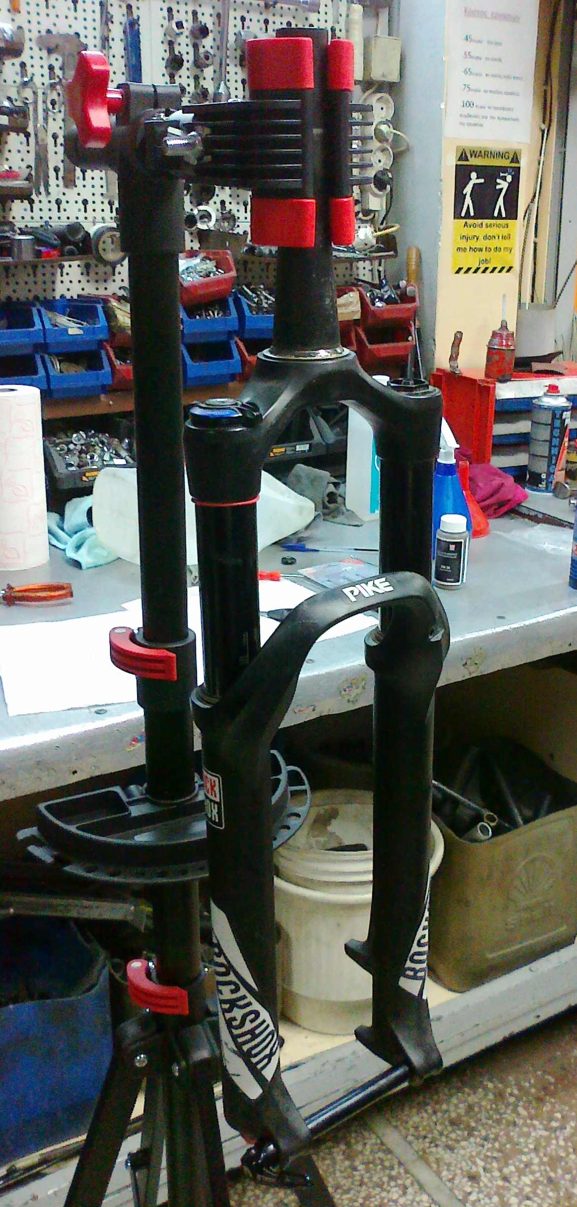 ROCKSHOX suspensions basic service - Bike Magic